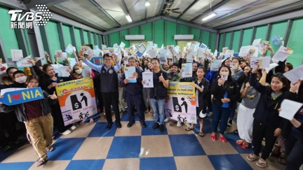 一家三口12年跌倒數百次！他詐保2800萬擁260條金條、7套房│TVBS新聞網