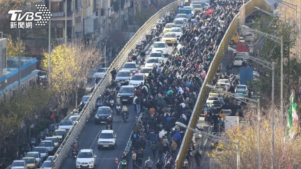 吃火鍋還能蹦迪？海底撈創新模式爆紅 小孩也跟著嗨│TVBS新聞網