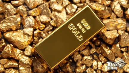金價一度狂瀉！川普對伊朗和緩、美元走強 黃金高點守不住│TVBS新聞網