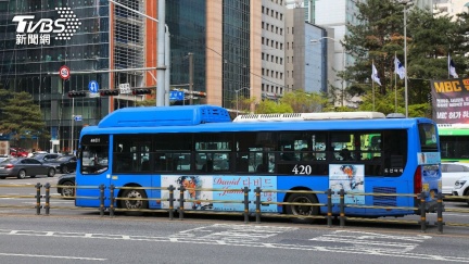 川普對伊朗雙面施壓 ！宣布跟它做生意就課25%關稅 不排除空襲│TVBS新聞網