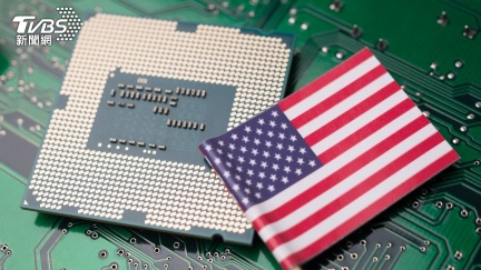 寶可夢30周年推出「胖卡丘」玩偶！ 紐約專賣店遭搶310萬元卡牌│TVBS新聞網