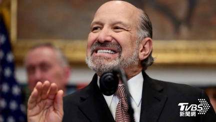 寶可夢30周年推出「胖卡丘」玩偶！ 紐約專賣店遭搶310萬元卡牌│TVBS新聞網