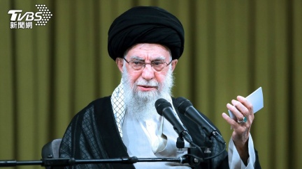 Uber Eats機器人慘劇！外送路上卡鐵軌 遭火車撞成碎片│TVBS新聞網