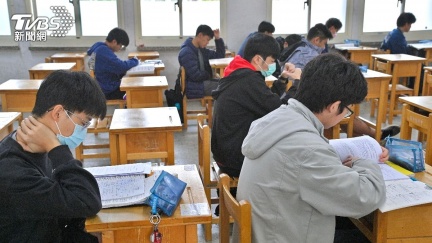 女兒哭學測考砸台大夢碎！父開Google Maps安慰 感動4萬人│TVBS新聞網