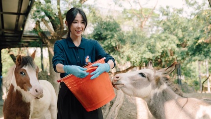 不拍AV了？鄧佳華轉職「街頭藝人」 表演項目公開 │TVBS新聞網