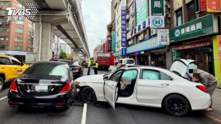 快訊／淡水社區30多歲女子7F急墜「倒臥花圃」 頭部重創亡│TVBS新聞網