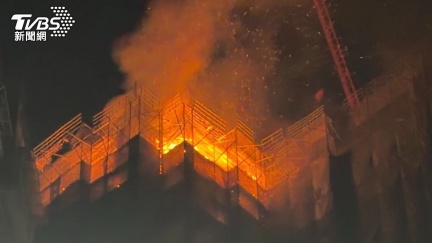 快訊／淡水社區30多歲女子7F急墜「倒臥花圃」 頭部重創亡│TVBS新聞網