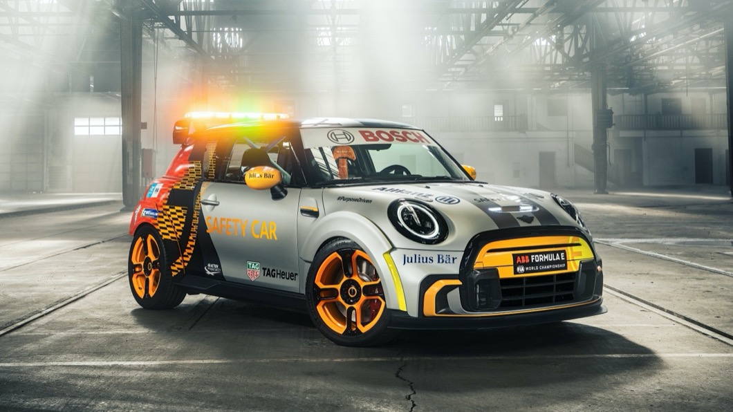 賓士EQB電動休旅正式曝光 續航力可達419公里│TVBS新聞網