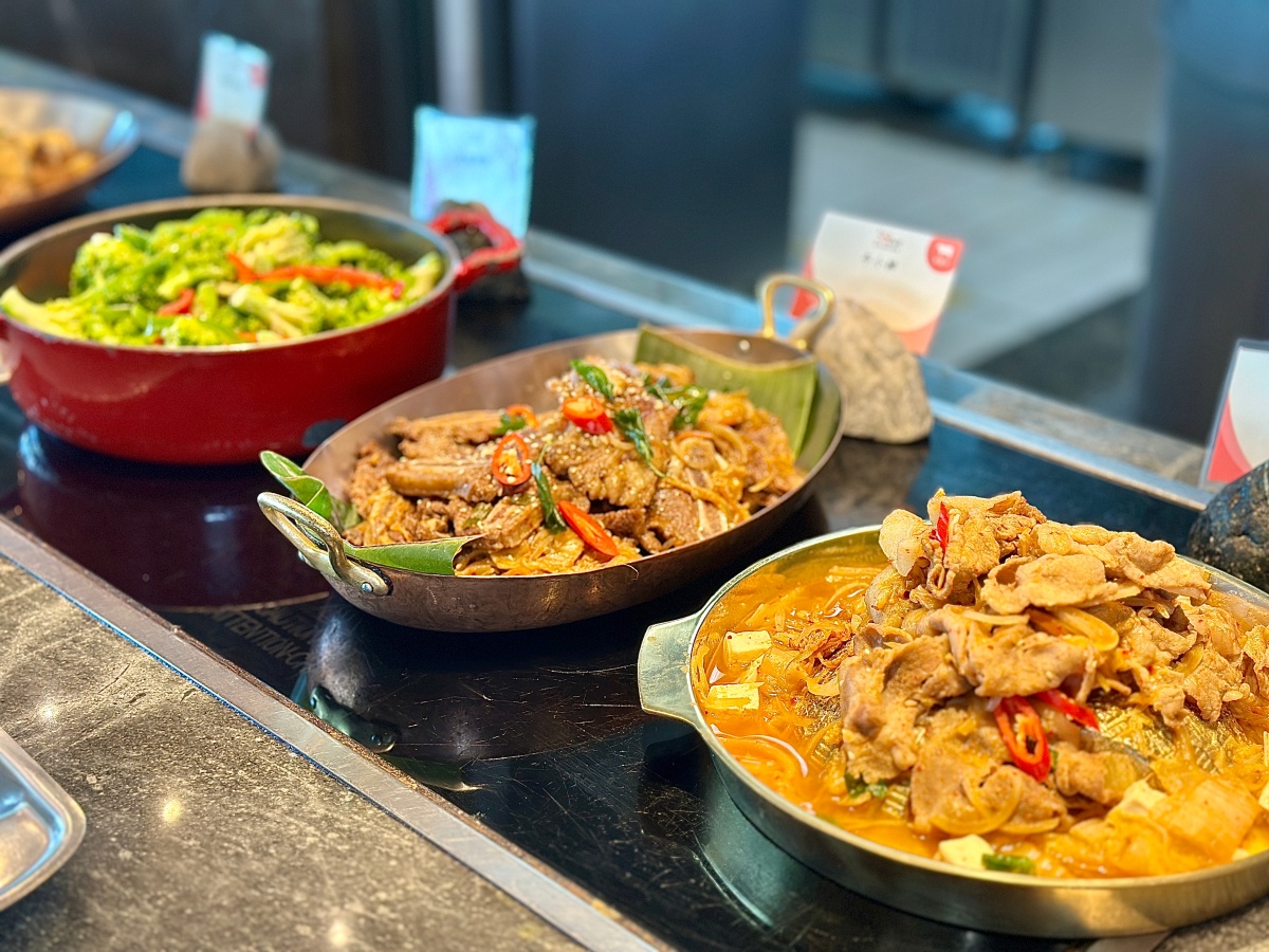 新北吃到飽推薦！「50樓Café自助餐廳」價位、壽星優惠、推薦菜色一次看|食尚玩家