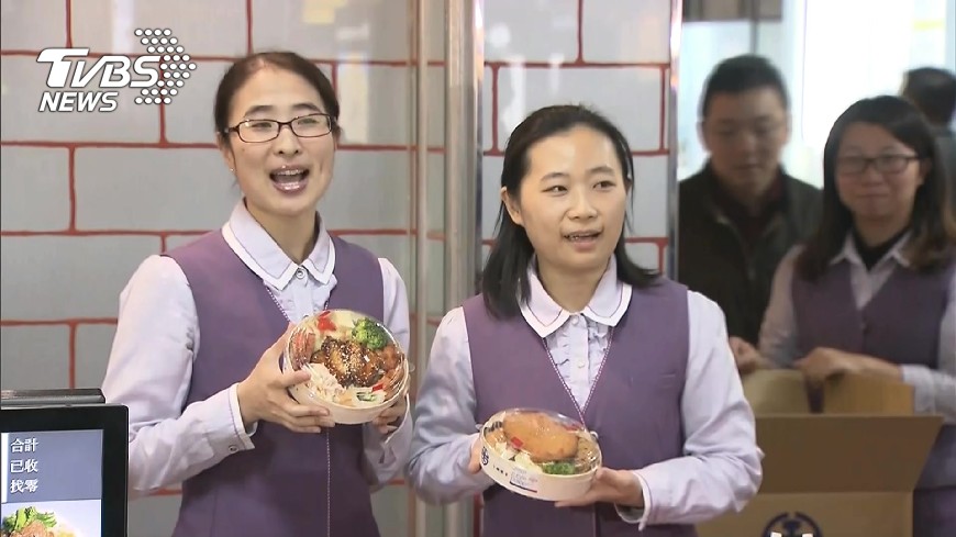 B1到2F都賣便當！北車競爭激烈 台鐵推新菜│台北車站│外帶│搶客│TVBS新聞網
