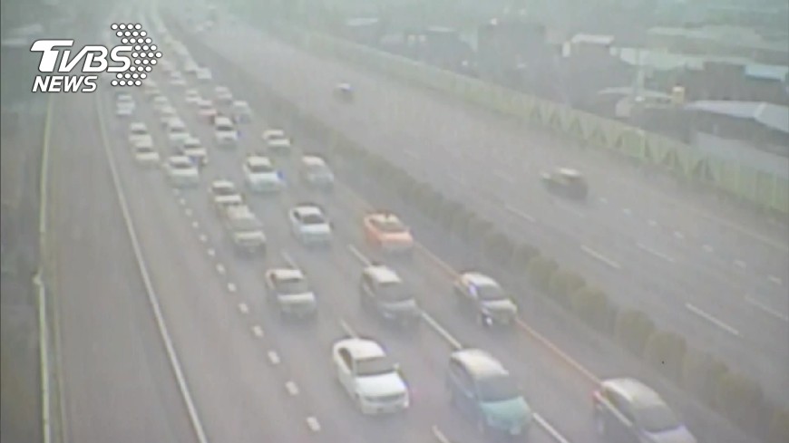 初二提早塞！大溪-龍潭僅19km 車速「紫爆」│TVBS新聞網