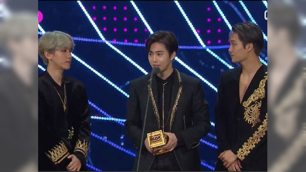 MAMA／達成五冠王！EXO獲「年度專輯獎」│MAMA頒獎典禮│李英愛│TVBS新聞網