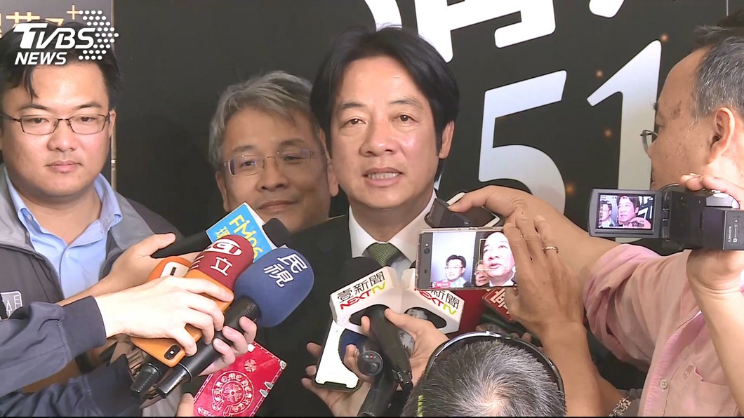 蔡賴空戰激烈！ 賴粉簡訊攻擊、9號直播PK│TVBS新聞網