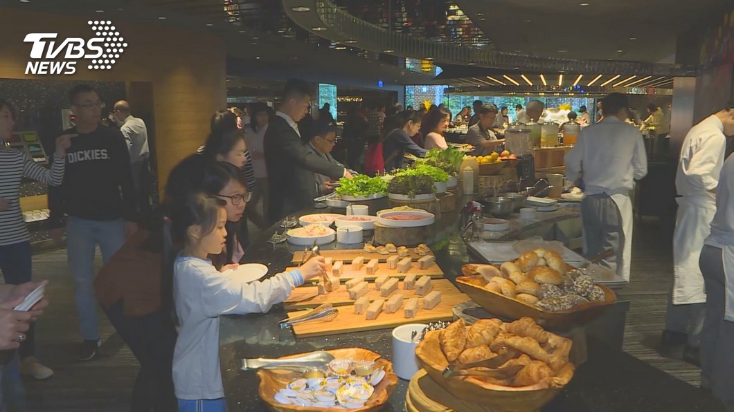 搶跨年財！ 整棟辦派對vs.暖場免費吃Buffet│TVBS新聞網