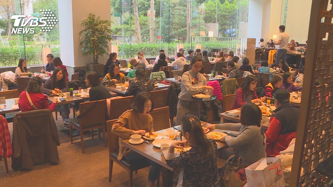 搶跨年財！ 整棟辦派對vs.暖場免費吃Buffet│TVBS新聞網