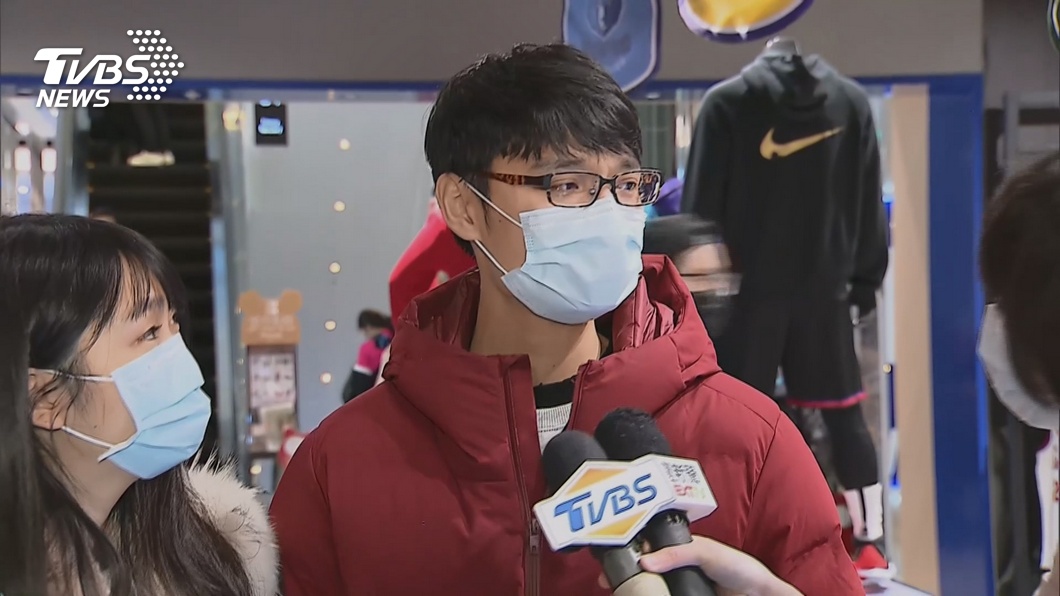 球迷搶買Kobe商品！ 例行賽球衣賣破百件│TVBS新聞網