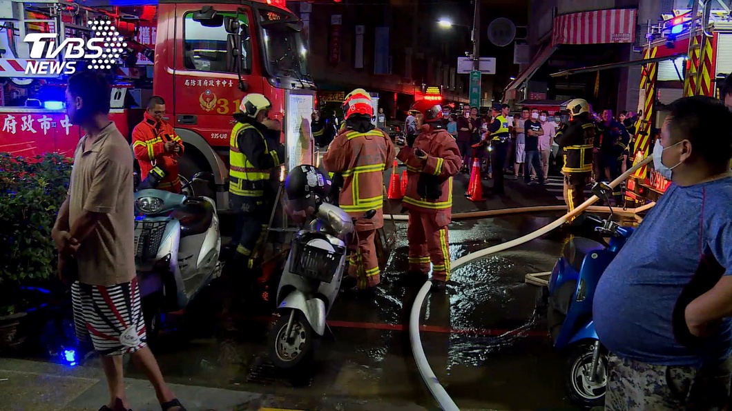 深夜火警！4樓住宅起火 急疏散2千名住戶│TVBS新聞網