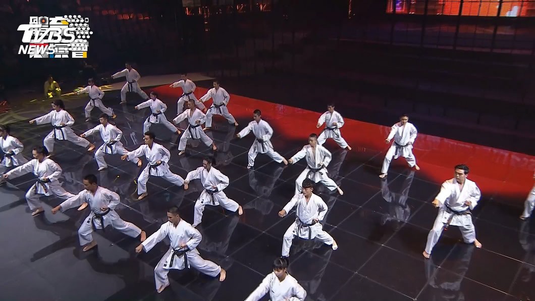 體育表演會結合藝文！ LULU「PK網球」吸睛│TVBS新聞網