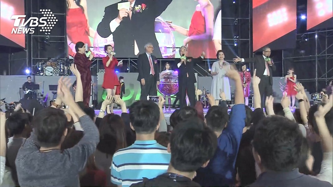 新北停公部門尾牙私人照辦 柯酸：很怪│TVBS新聞網