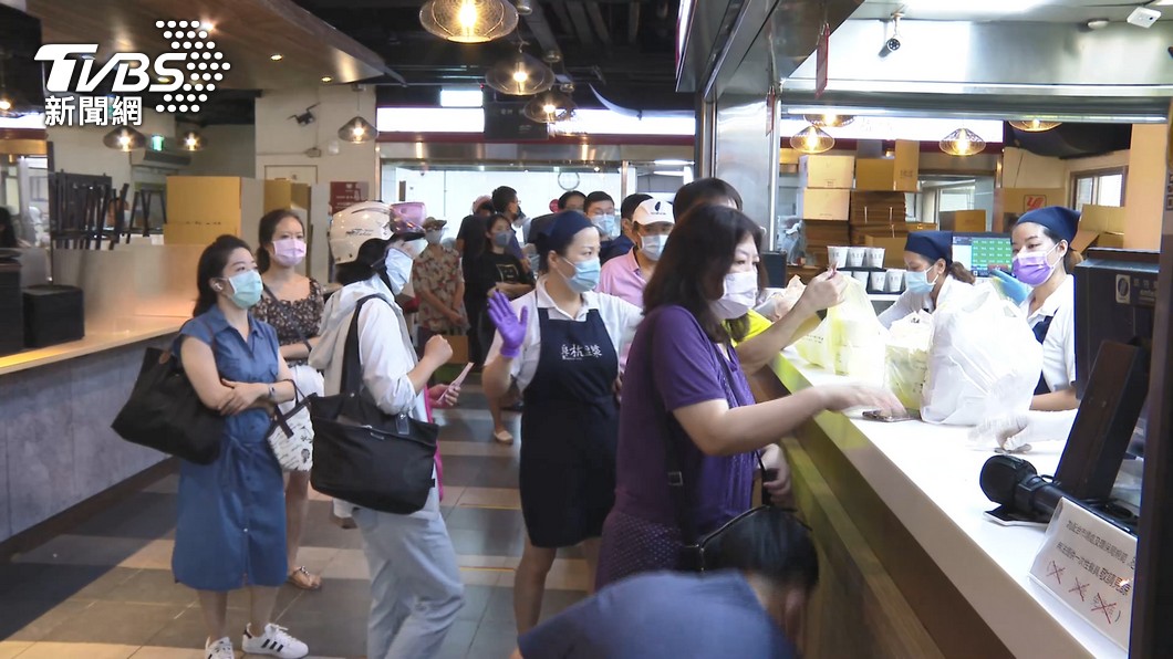 奧運選手專屬！蔡總統送阜杭早餐 排隊人潮等1.5hr│TVBS新聞網