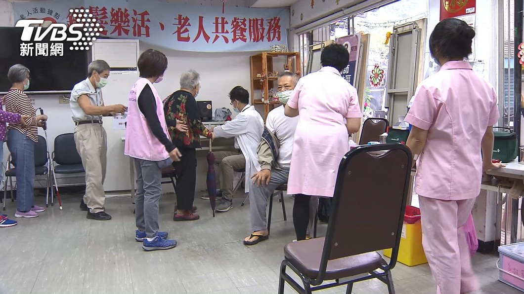 9/25開打BNT！18至22歲共3類人可接種首劑 9/20起預約3天│TVBS新聞網