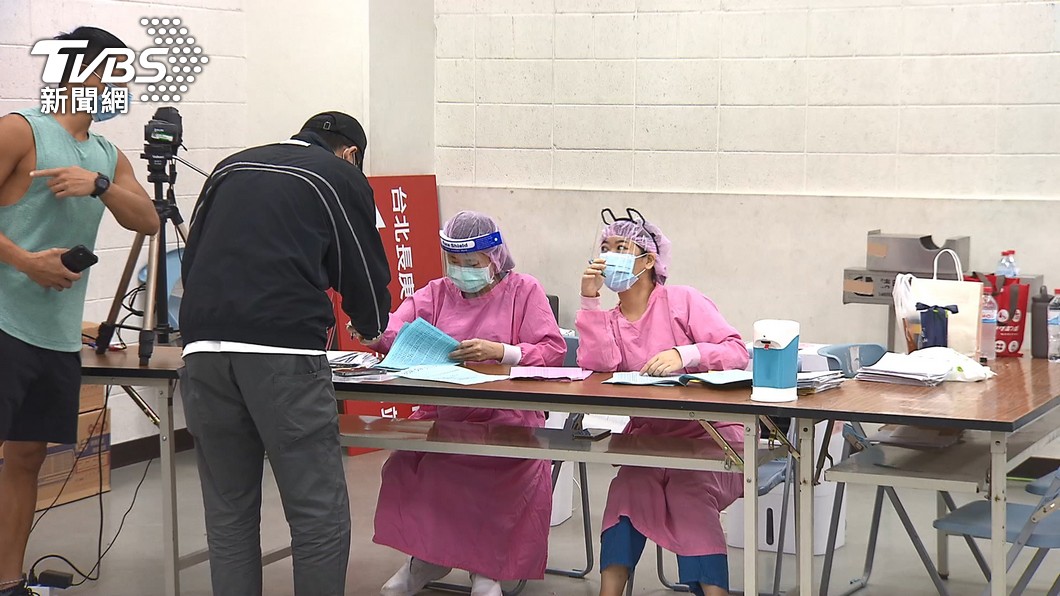 「混打」落空！ 13輪打「AZ、BNT」 11/3預約│清晨│抵台│第二劑│TVBS新聞網