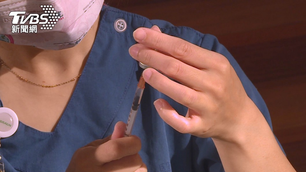 南投第1劑接種突破7成 林明溱挽袖打BNT│TVBS新聞網