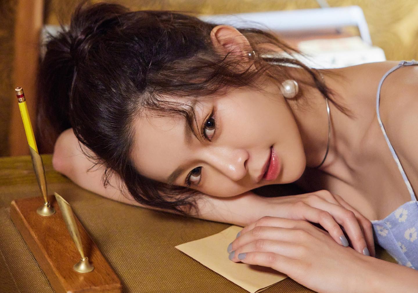 解放誘人曲線！啦啦隊女神化身酒店妹：這個小姐可以嗎？│TVBS新聞網