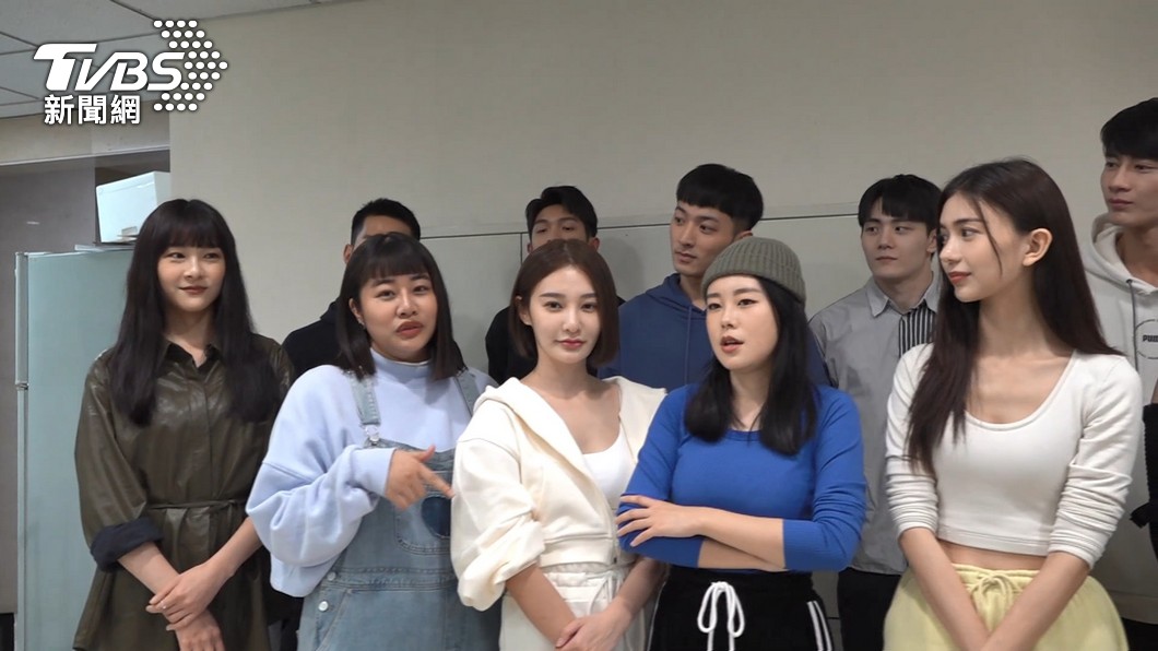 「機智校園生活」直播破1萬收看！ 演員群苦練舞回饋粉絲│TVBS新聞網