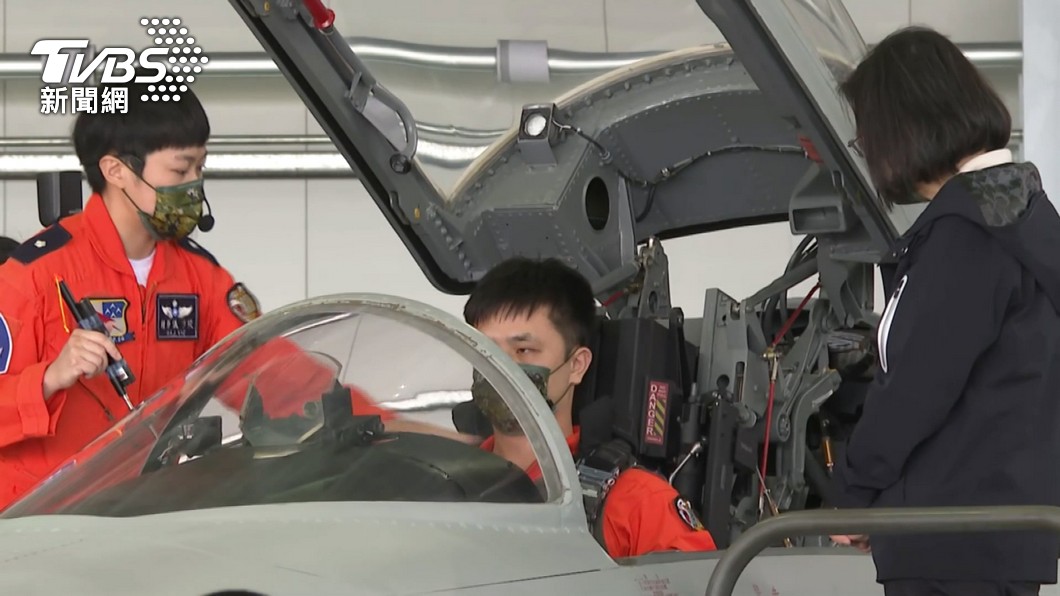獨！F5戰機「全新彈射椅」換裝 今起執行任務│TVBS新聞網