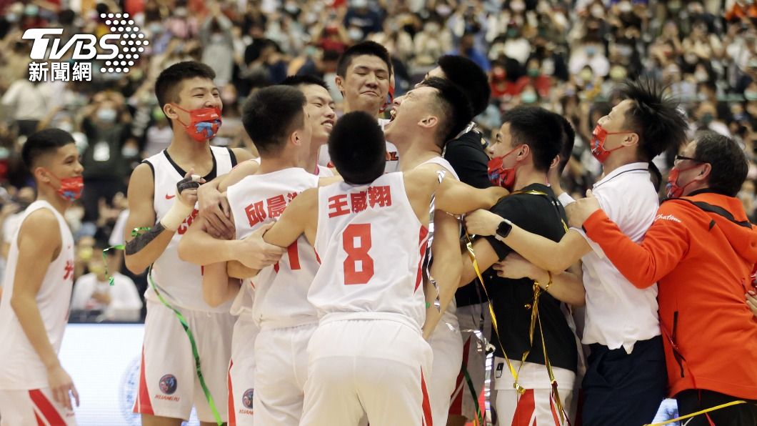 赤腳打球到MVP！ 陳將双坦言不愛「最強高中生」頭銜│光復高中│HBL│HBL冠軍戰│TVBS新聞網