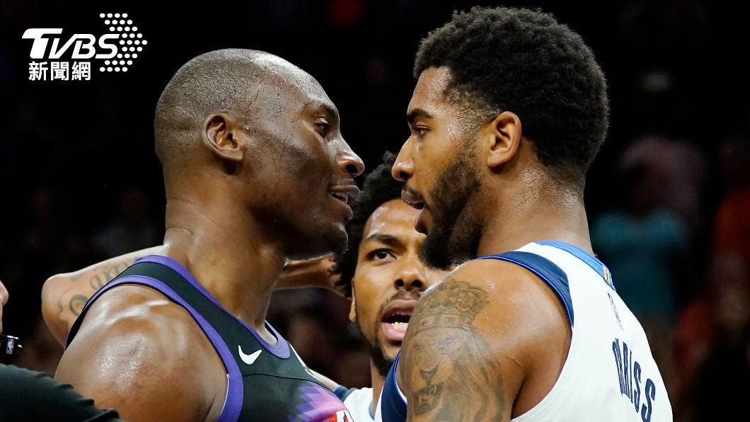 下半場一波流猛攻 太陽擊退獨行俠取得聽牌優勢│NBA季後賽│布克│唐西奇│TVBS新聞網