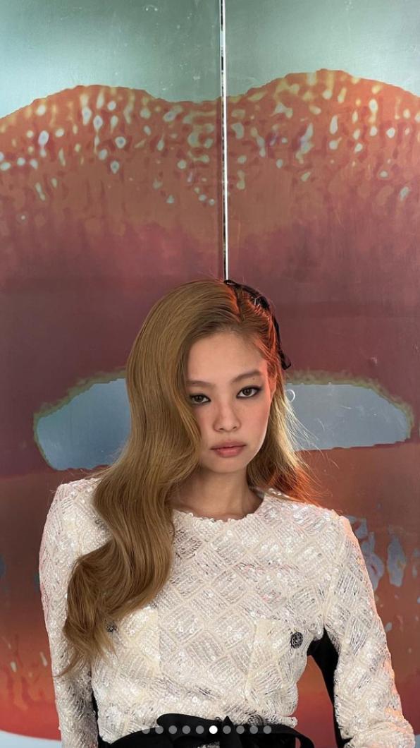 Jennie曬逆天美腿照 粉絲大讚「人間香奈兒」│TVBS新聞網