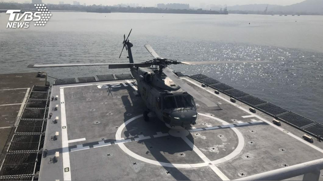 快訊／左營海軍S-70C反潛直升機重落地 4人受傷送醫│TVBS新聞網