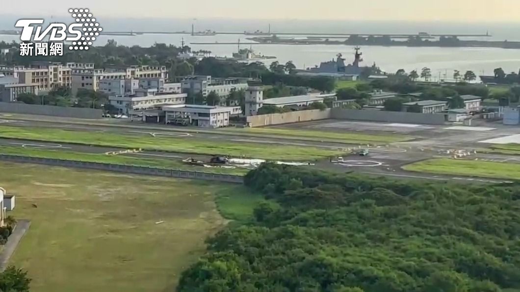 海軍S-70C反潛直升機重落地！家屬急奔醫院 4人傷勢曝│TVBS新聞網