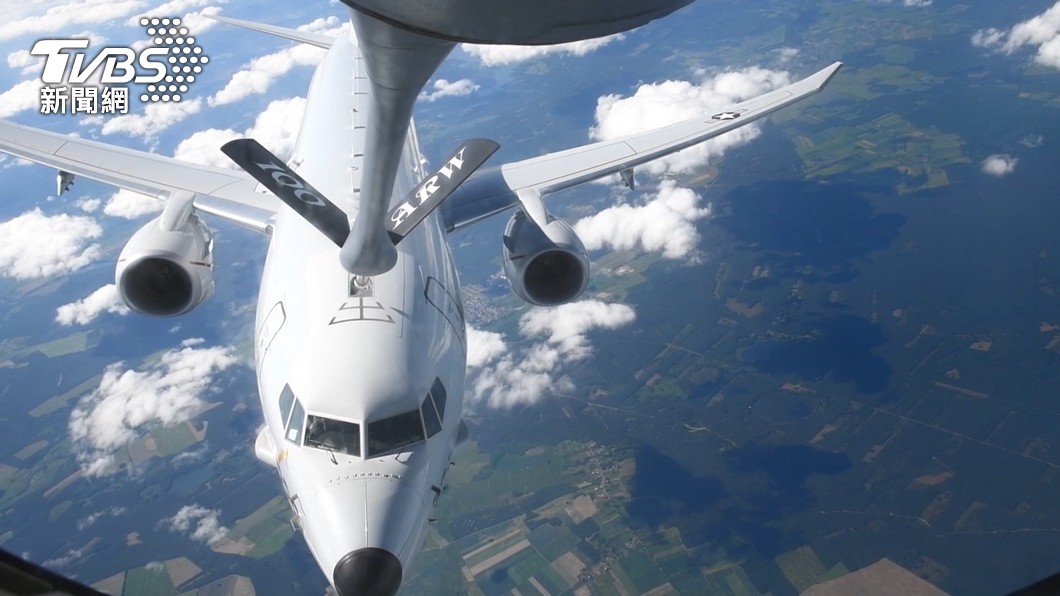 美軍P-8A飛越台海中線 與共機對峙21分鐘錄音曝光雙邊叫罵│TVBS新聞網