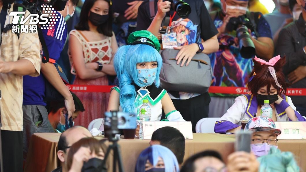 黃捷動漫祭化身「克芮兒」 揪陳其邁一同COS進議會│TVBS新聞網