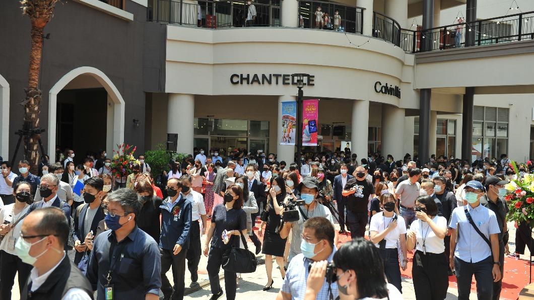 人潮回來了！新光三越業績勝過疫情前 曝未來展店計畫│SKM PARK│Outlet│優惠│TVBS新聞網