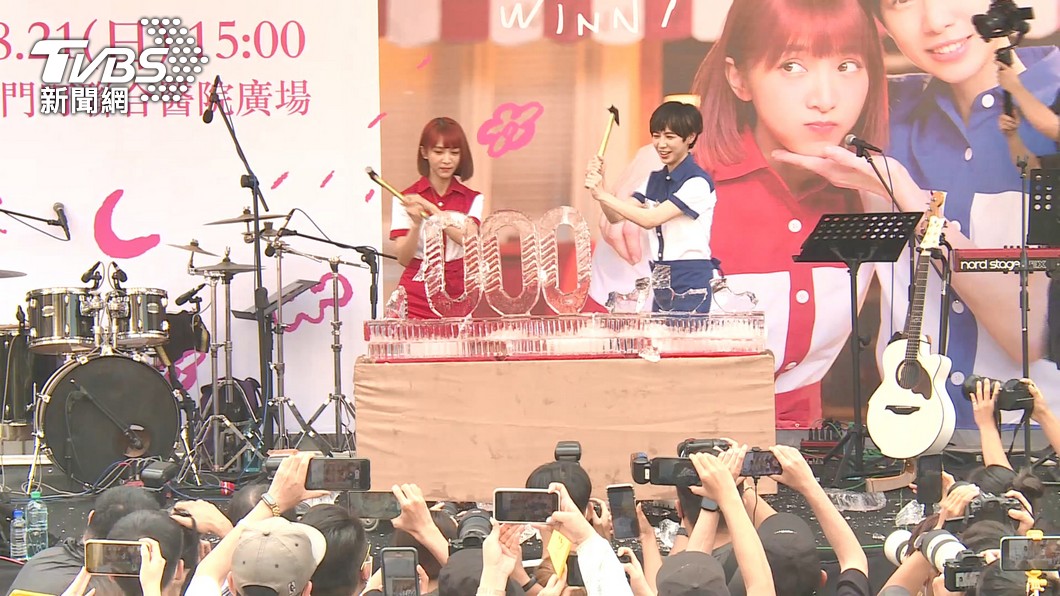 MV點擊破400萬 「魏妮寫詩」舉辦慶功簽唱│TVBS新聞網