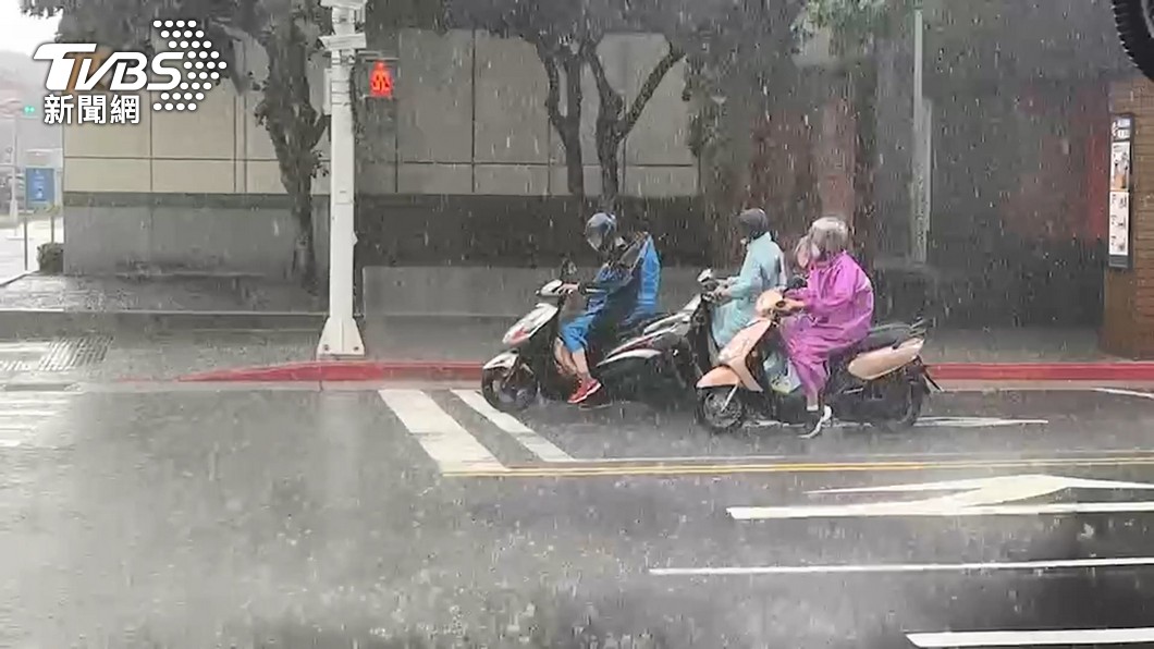 軒嵐諾龜速！ 6小時移動50km 一度原地打轉│TVBS新聞網