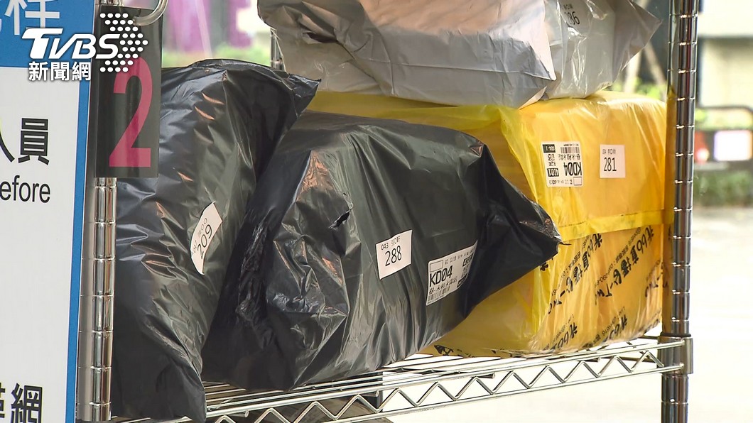 「粉紅包裹」沒買自動送 兒子代付999上當了│網路│宅配│詐騙│TVBS新聞網