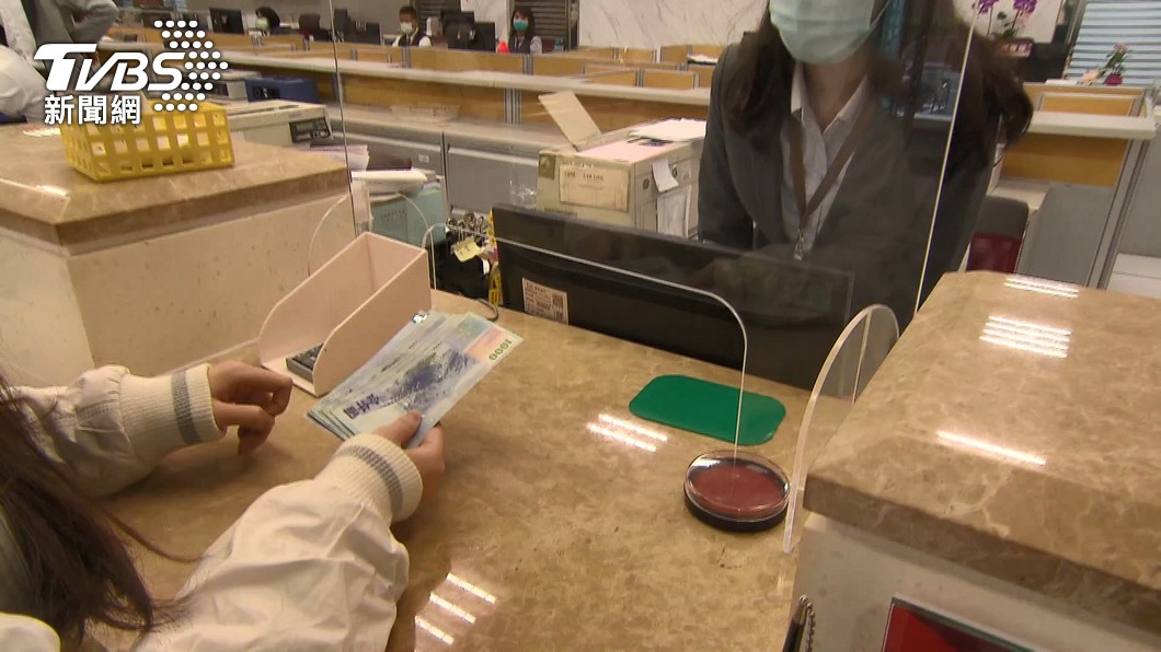 鷹下去！美Fed再升3碼 台股開盤跌逾200點│TVBS新聞網