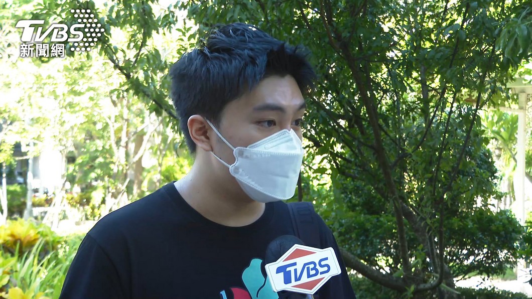 機王連換2支都機王！ 男購i14「螢幕邊角現紅點」│TVBS新聞網