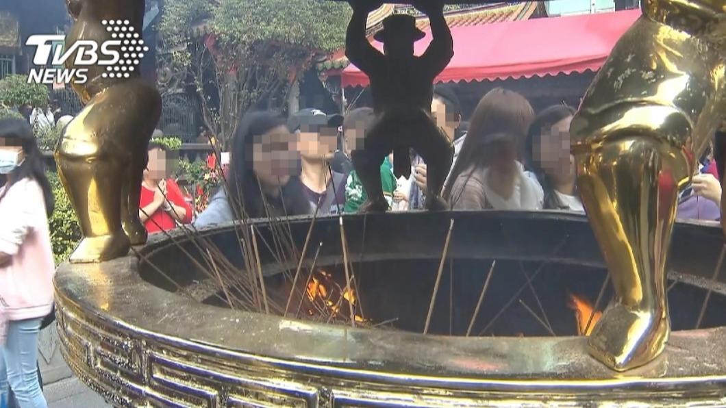 20歲女大生陳屍龍山寺！遺言「別跟靈界溝通」命理師揭超毛真相│TVBS新聞網