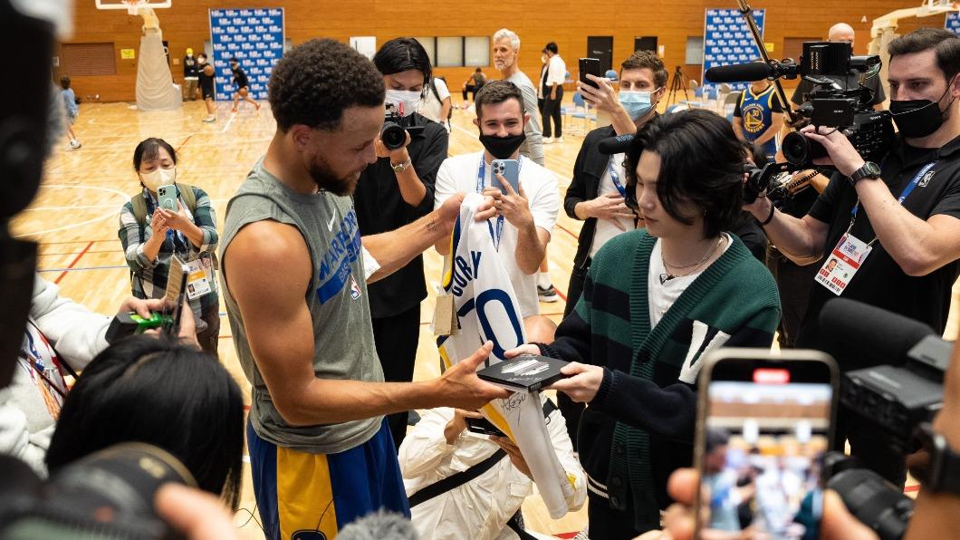 追星成功！NBA勇士隊柯瑞告白BTS成員：全家都是你的粉絲│TVBS新聞網