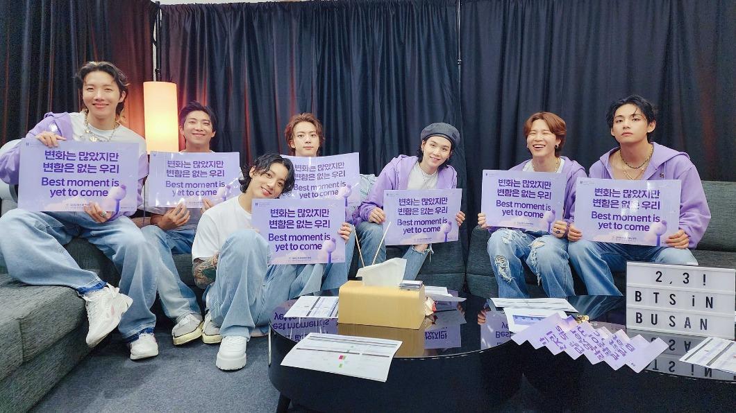 年底是入伍最後年限！十萬粉擠爆BTS釜山免費演唱會│TVBS新聞網