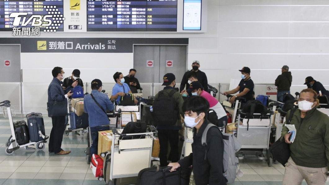 副機師忘帶「飛行執照」落地才發現 349位旅客被迫改航班│TVBS新聞網