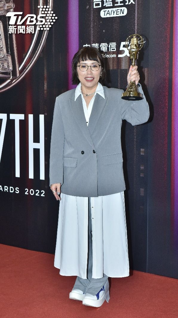 《#T-POP我們聽大的!!》陳美而奪導播獎！台上感性謝黃子佼│TVBS新聞網