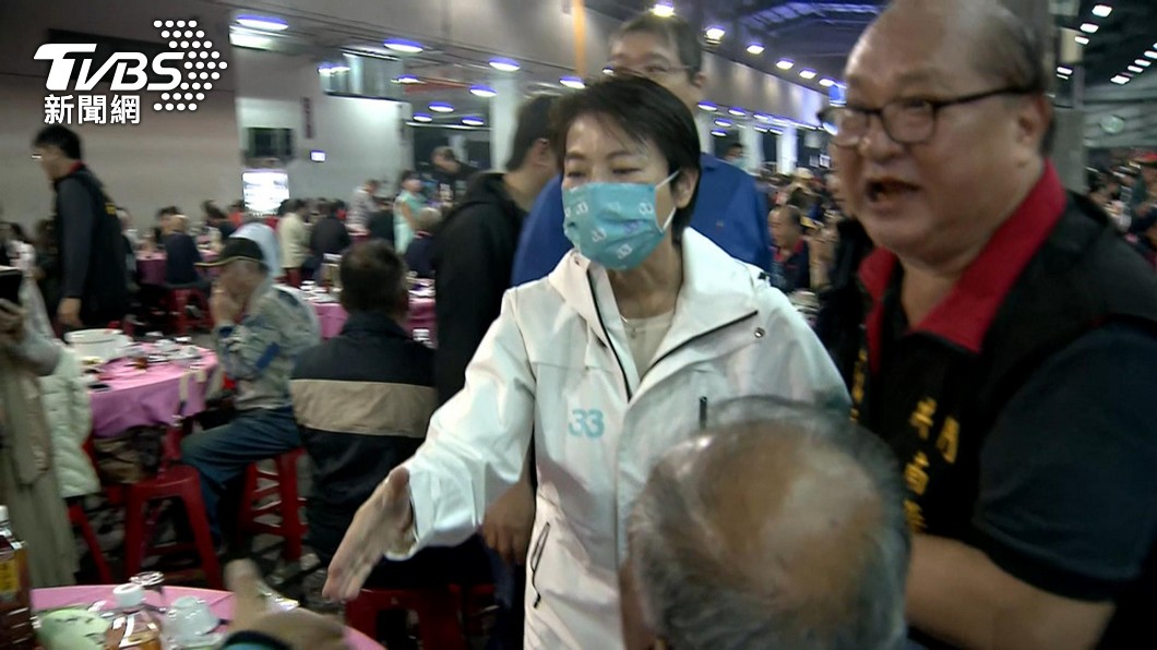 「運將餐會」柯文哲、侯友宜都出席 逐桌握手合照較勁│TVBS新聞網