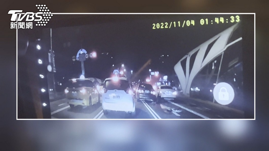 男酒駕連撞4車下車醉醺醺 一吹酒測值0.27│TVBS新聞網